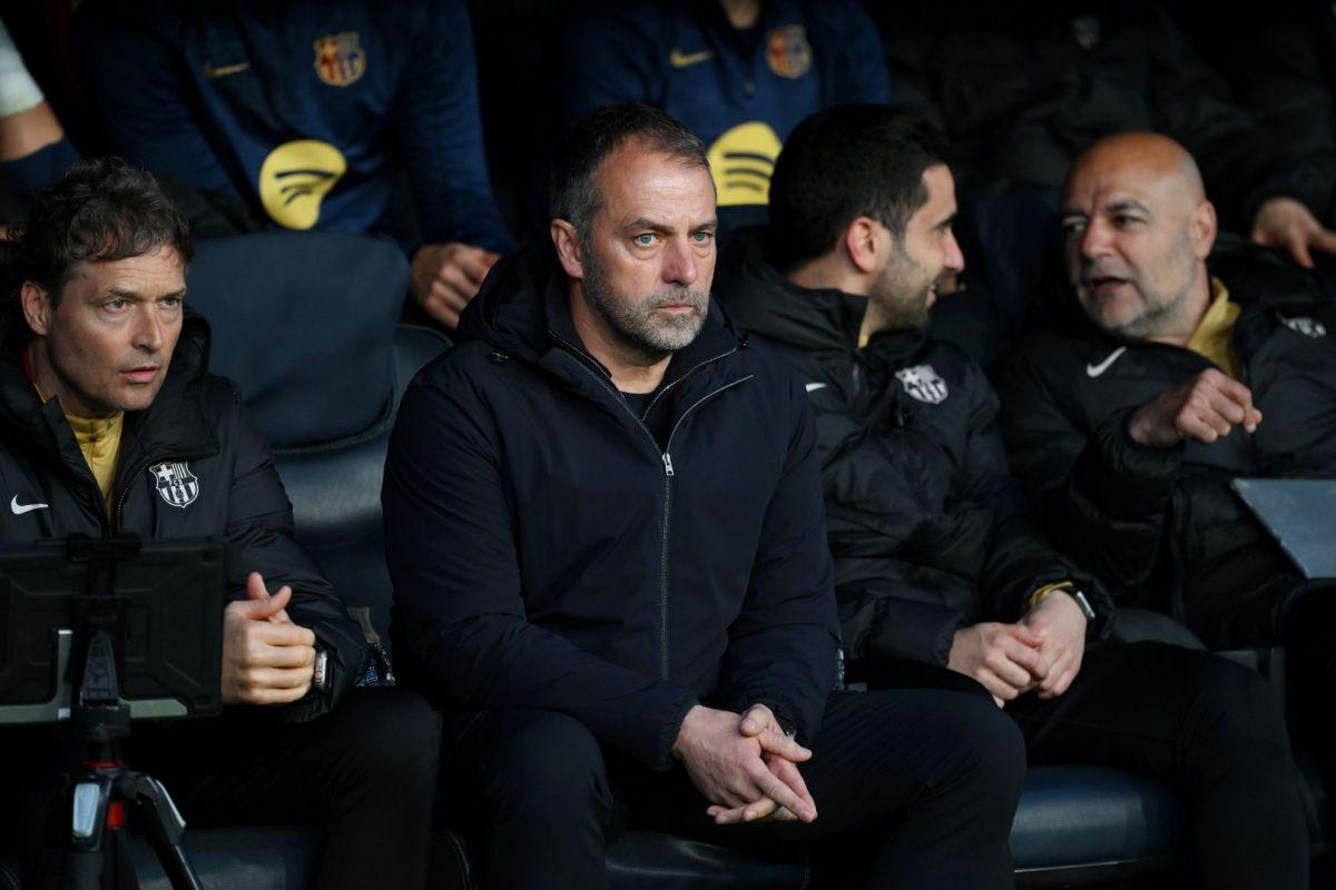 Hansi Flick set to take 26-year-old exit-bound player on the Barcelona preseason tour - Report