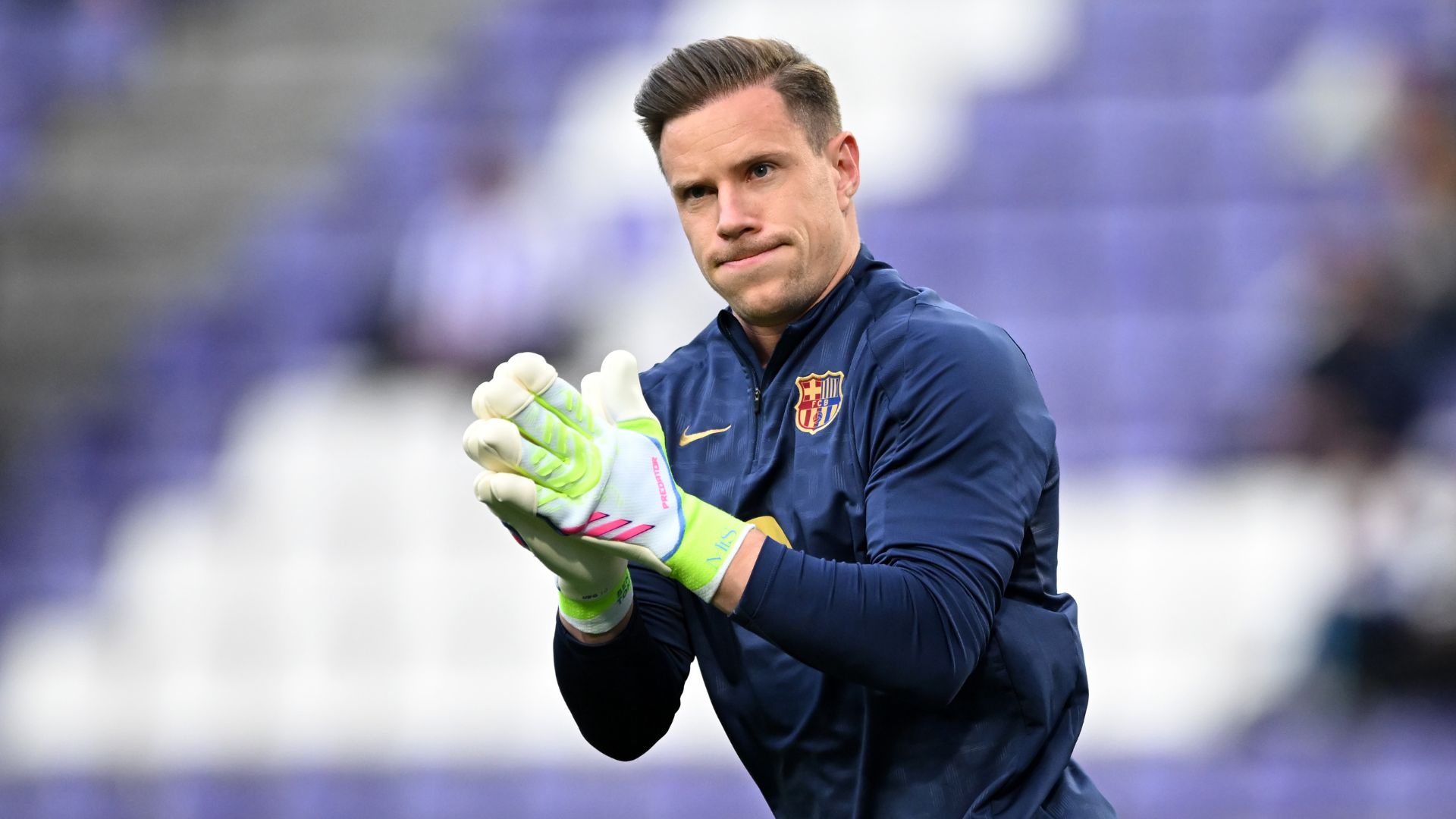 Emotional scenes as Ter Stegen says goodbye to Barcelona dressing room