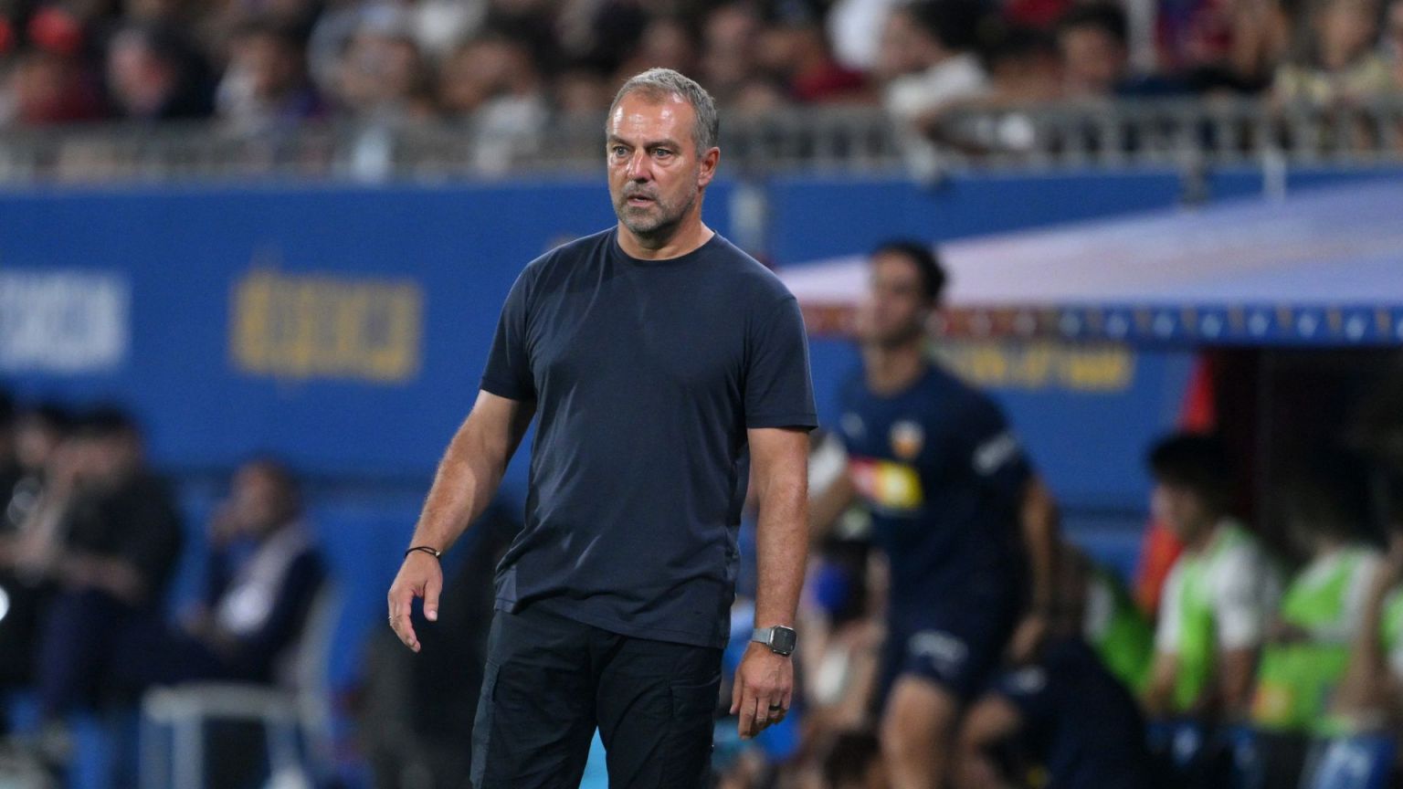 Hansi Flick considering surprise start for €60m Barcelona player ...